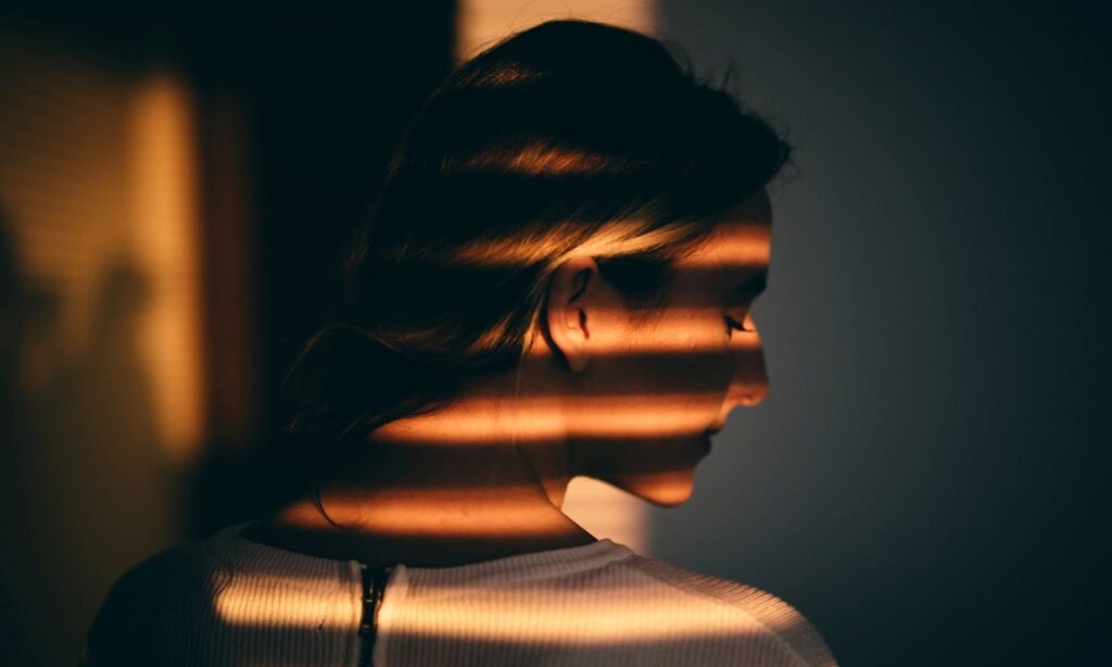 Shadows in Passport Photo and How to Avoid Them