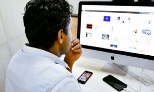 How to Scan Passport Photo? The New Way or in a Scanner