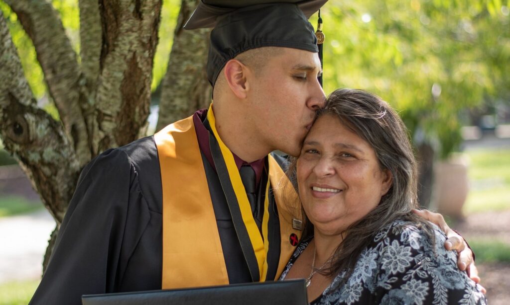 100+ Graduation Picture Ideas: All You Ever Find on Web