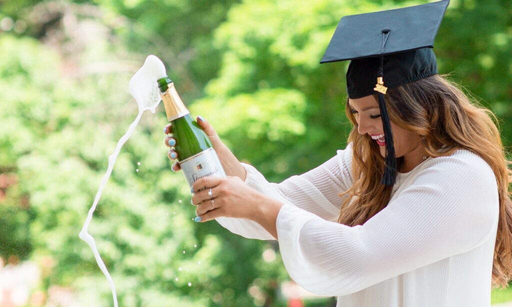 100+ Graduation Picture Ideas: All You Ever Find on Web